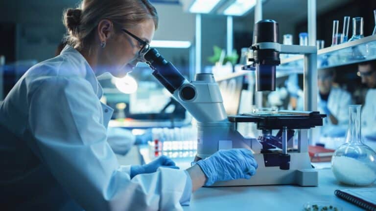 The Stalwart Compound Light Microscope: A Reliable Workhorse